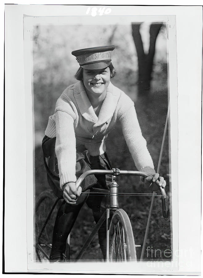 Julia Obear by Tina LeCour